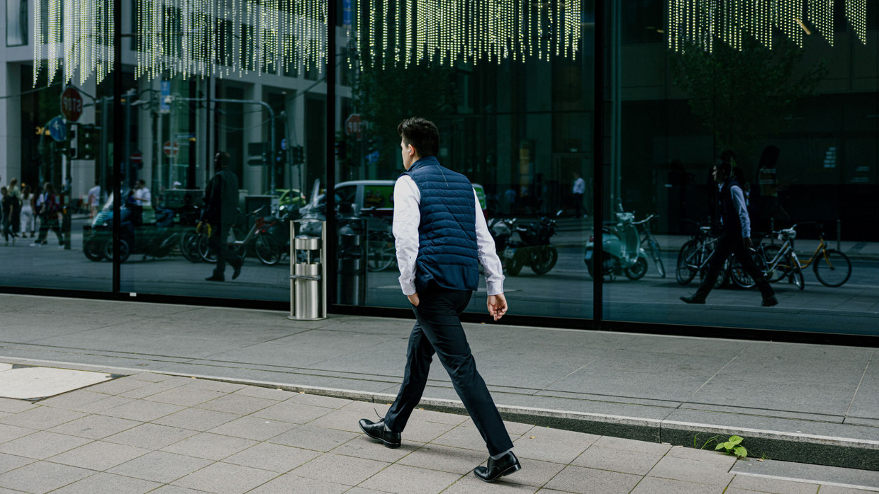 Warum Banker jetzt Wanderweste statt Sakko tragen | FAZ