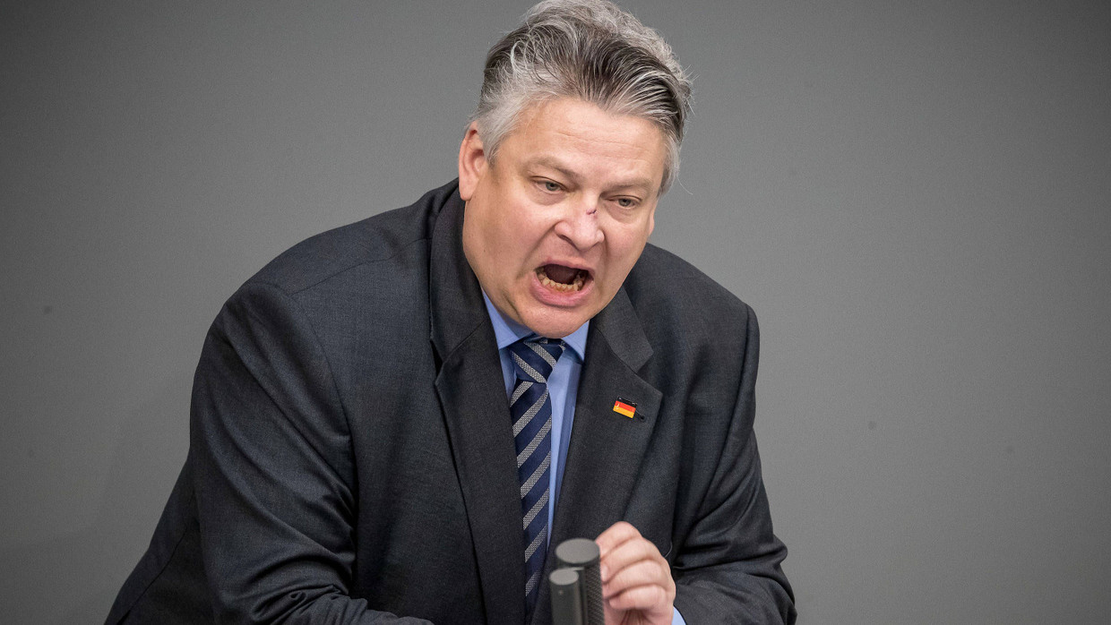 AfD-Bundestagsabgeordneter soll Beamtenstatus verlieren