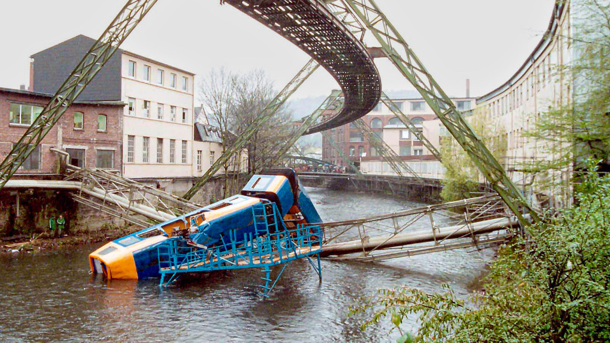 Schweres Schwebebahn-Unglück in Wuppertal: Was vor 25 Jahren geschah