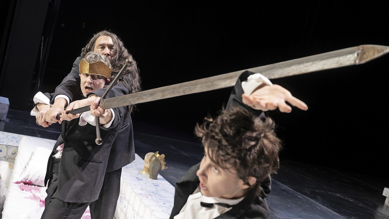 Macbeth in Bochum: Enttäuschender Theatercoup | FAZ