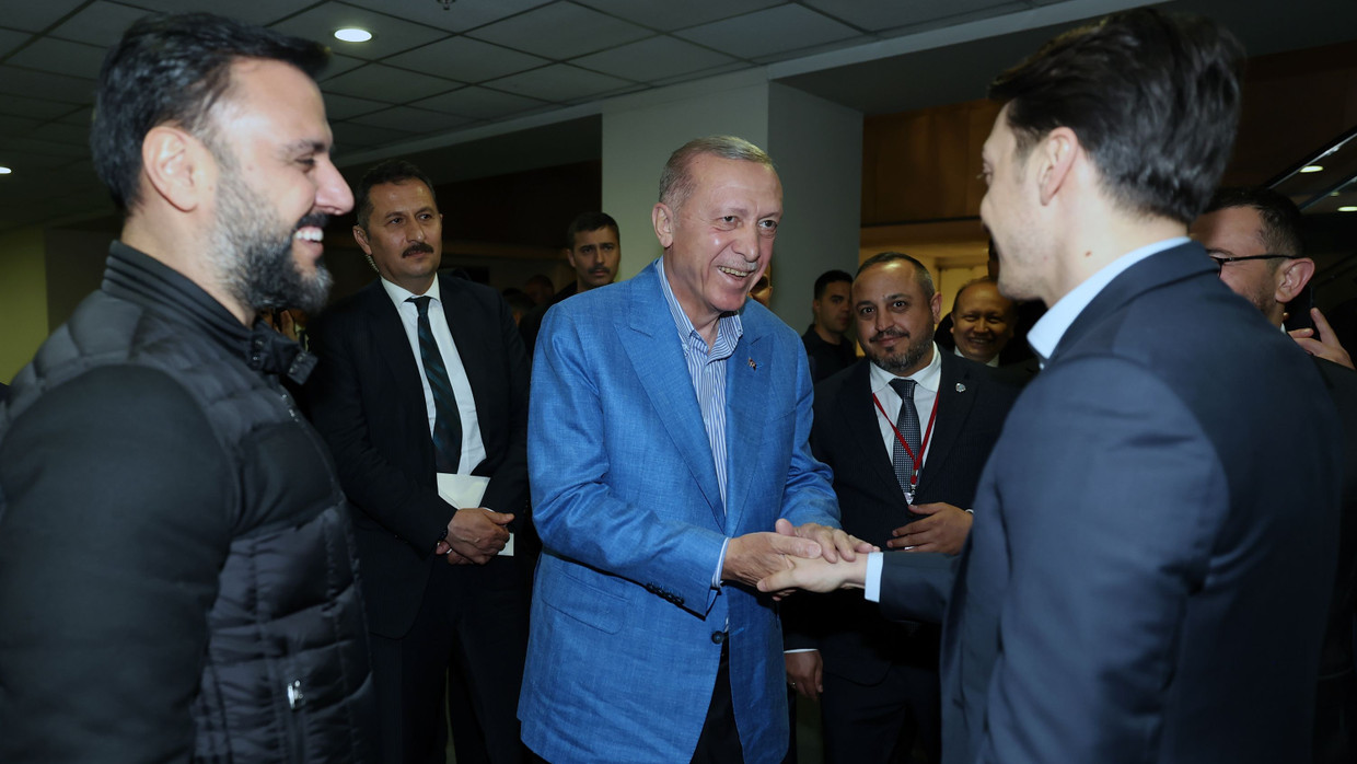 Özil postet wieder Foto mit Erdogan vor der Wahl in der Türkei