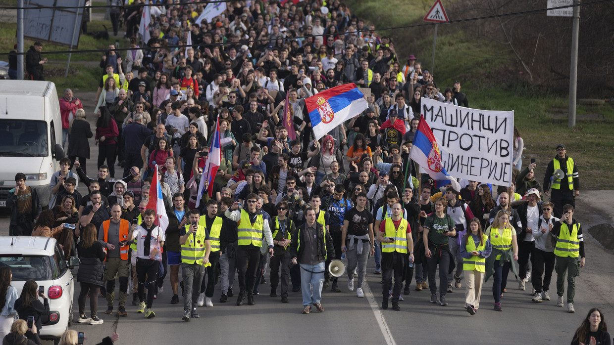 Protest in Serbien: Studenten marschieren nach Novi Sad