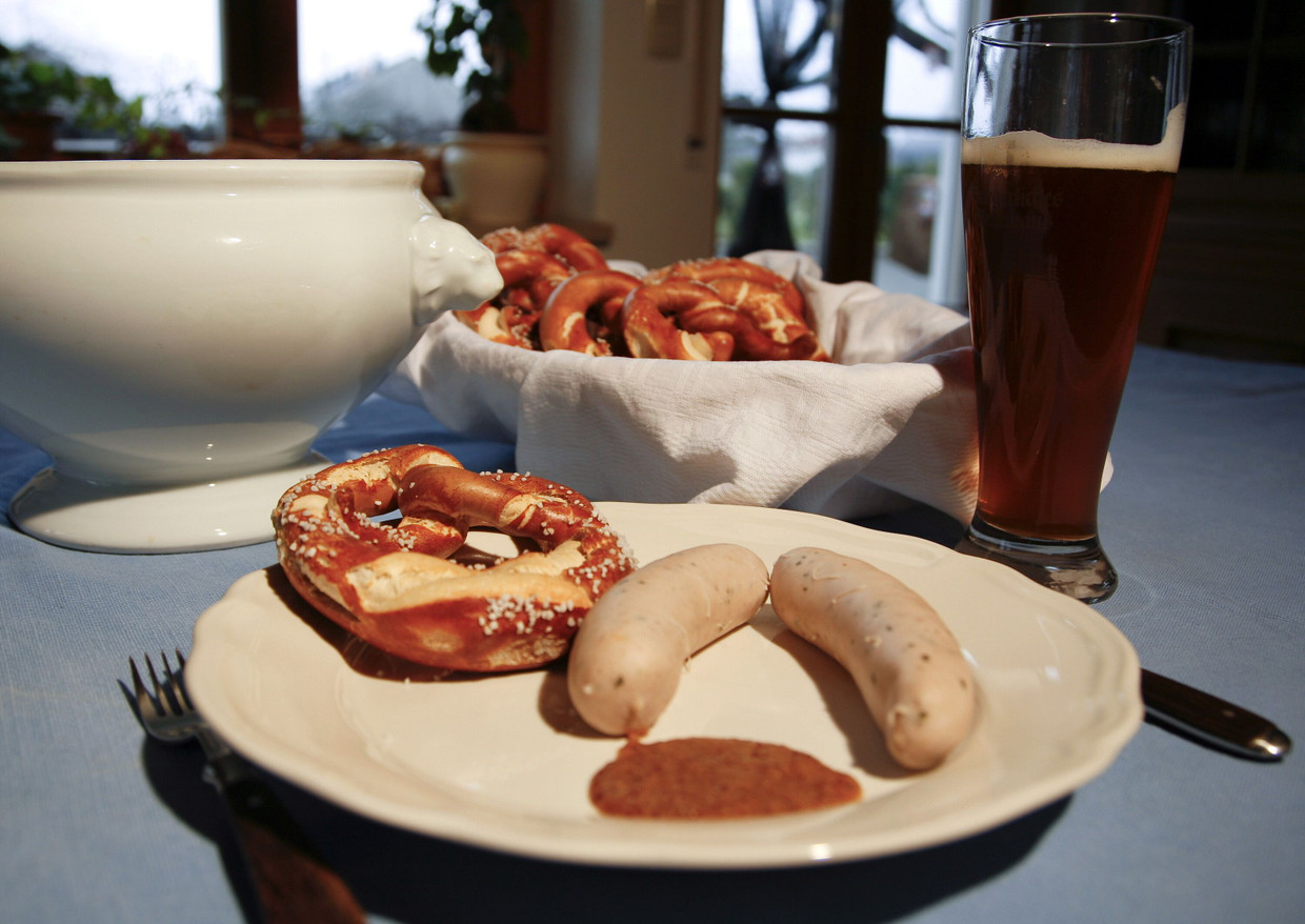 Vier Arten, eine Weißwurst zu essen: Ein No-Go gibt es | FAZ