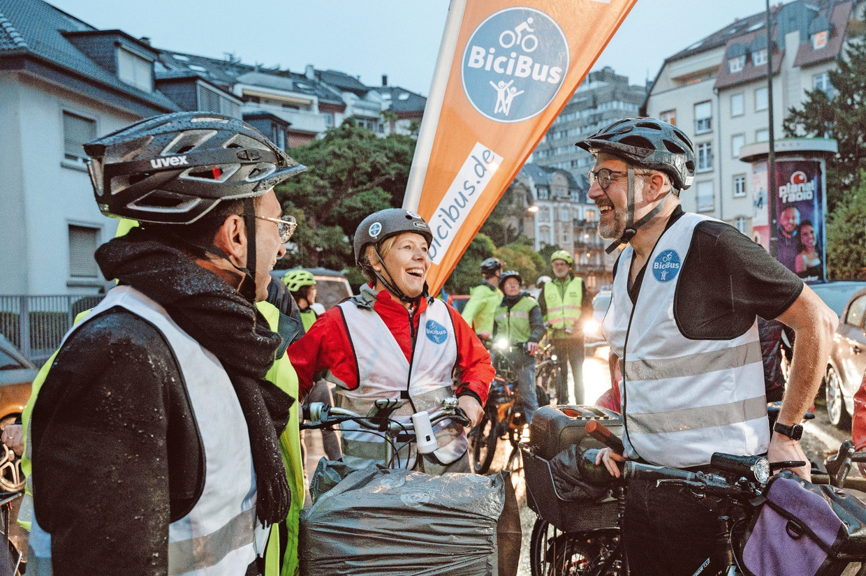 Sicher zur Schule: Wie die Initiative „Bici-Bus“ das ermöglichen will