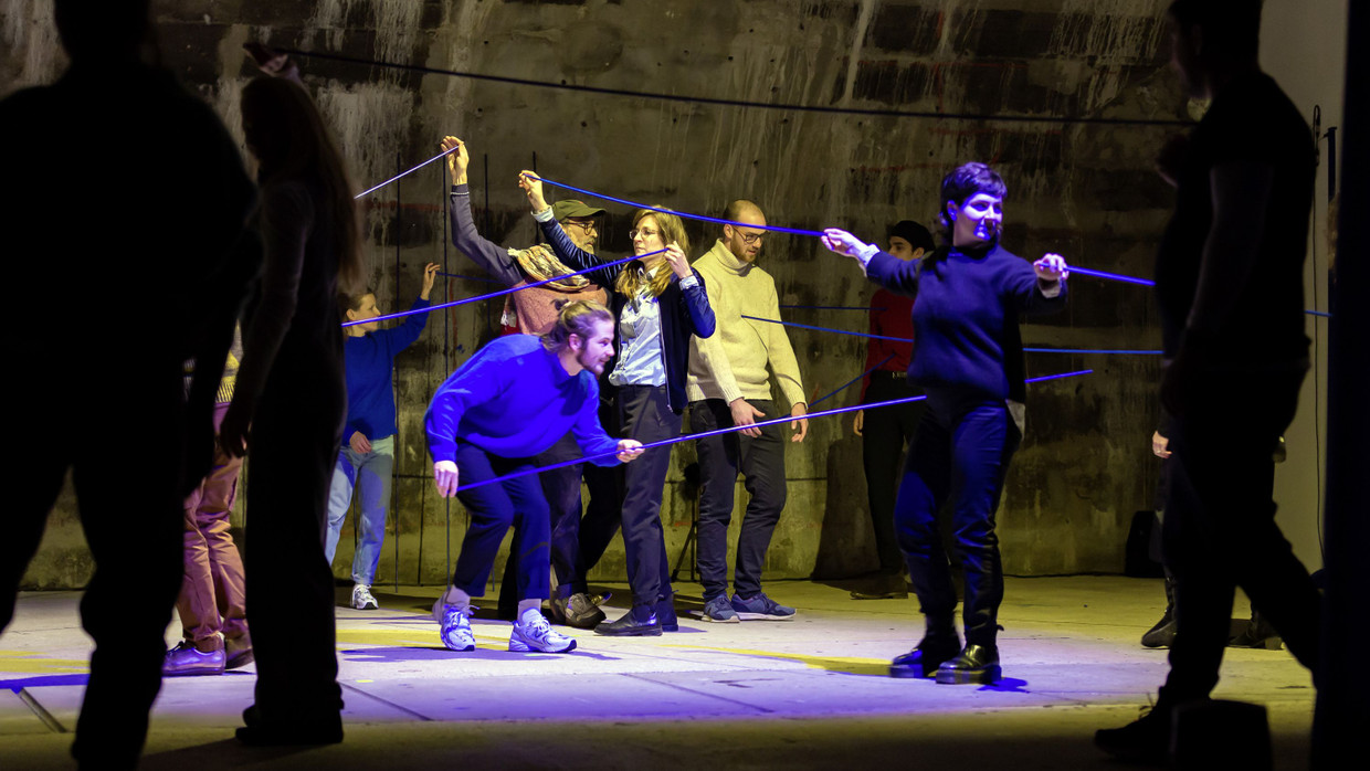 Raumnot wird Performance im Kunstverein Familie Montez