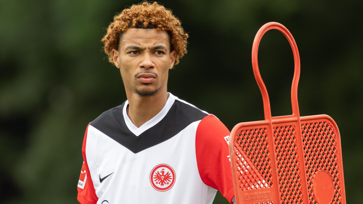 Eintracht-Frankfurt-Profi Hugo Ekitiké im Interview: „Verstehe den Fußball“