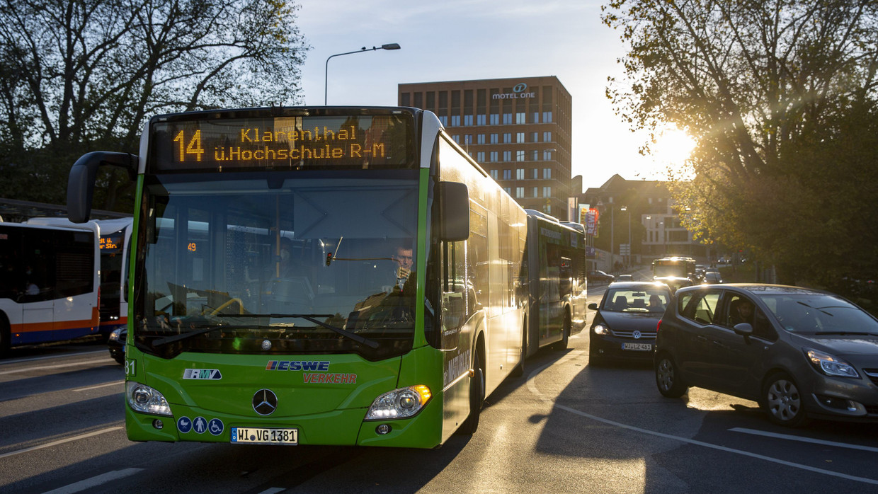 Busunternehmen Eswe Verkehr: Strafanzeige gegen Wiesbadener Stadtrat Kowol