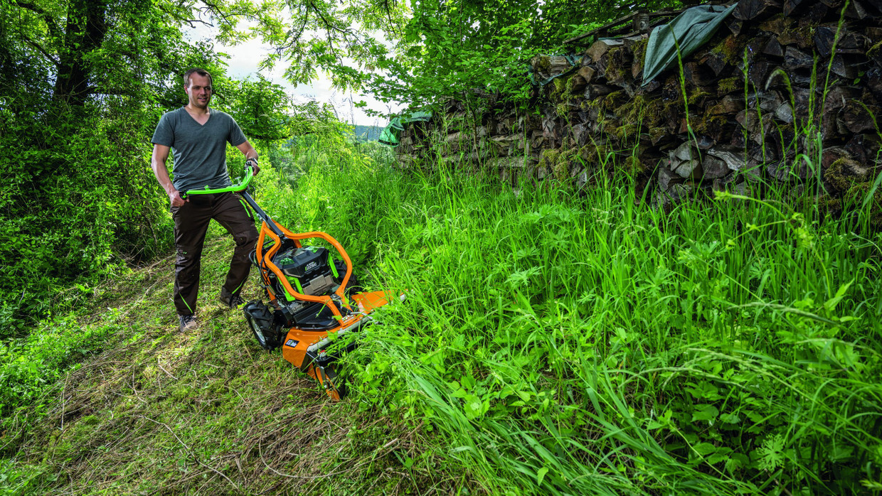 Hohe Wiesen sauber mähen: Hochgrasmäher von AS-Motor