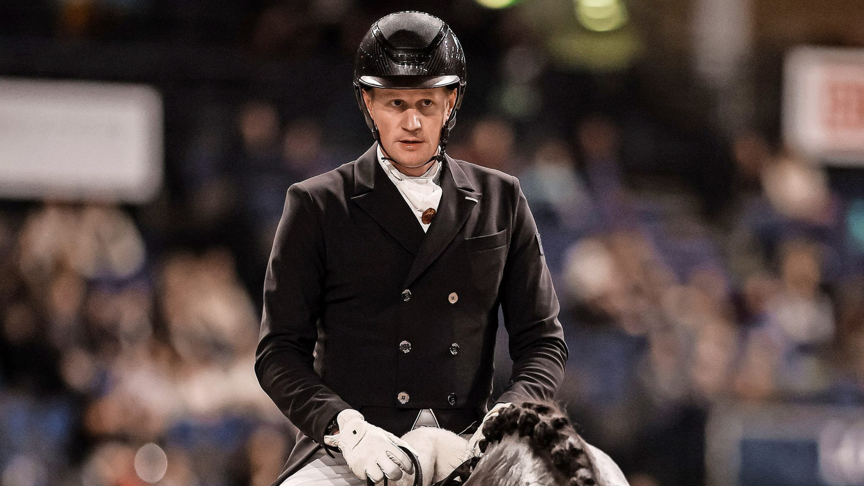 Festhallen-Reitturnier: Bestnoten in Doppelrolle für Matthias Alexander ...