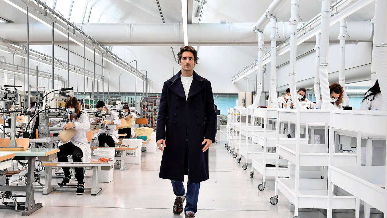 Lorenzo Bertelli wird schrittweise auf den Posten des CEO von Prada ...