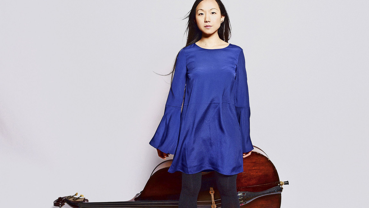 Linda May Han Oh: Die Jazz-Bassistin und die hr-Bigband