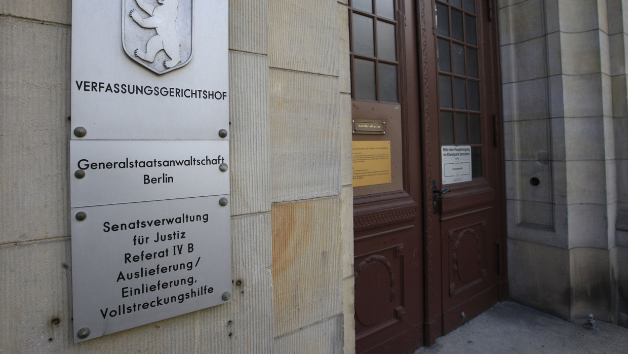 Julian Reichelt: Anwälte Irle und Moser begingen keinen Mandantenverrat ...