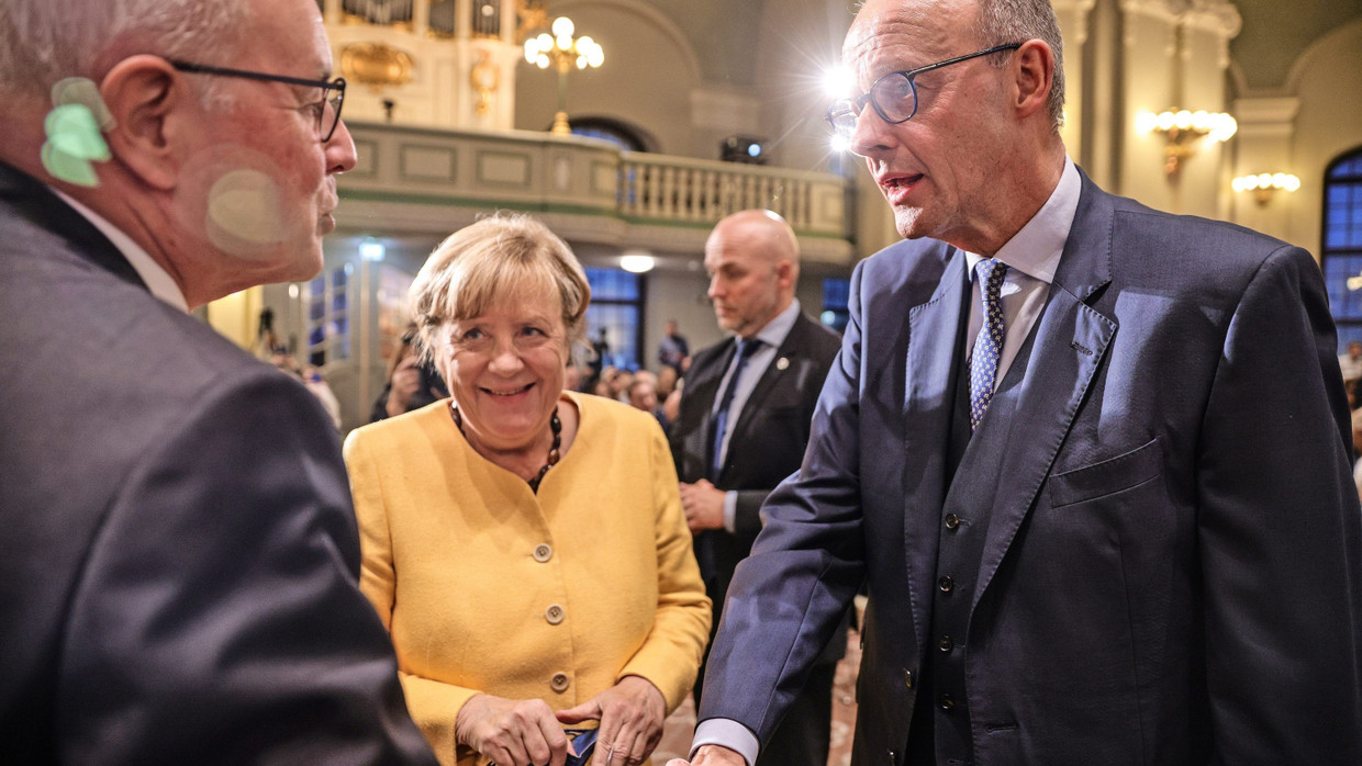 Was Angela Merkel von Helmut Kohl gelernt hat