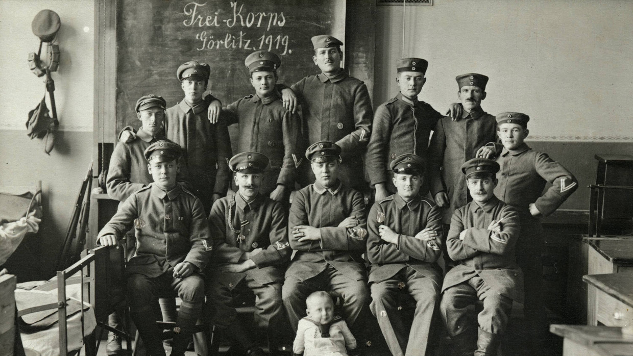 Jan-Philipp Pompluns Buch „Deutsche Freikorps“