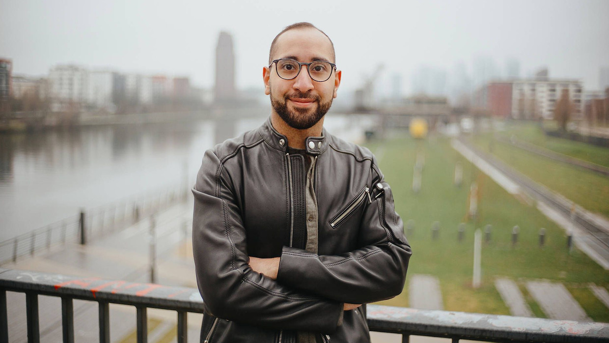 SPD-Kandidat Omar Shehatas Wahlplakat: Rassistische Anfeindungen | FAZ