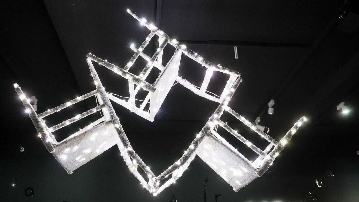 Robert Wilsons Ausstellung „A Chair and You“ im Grassi-Museum in Leipzig