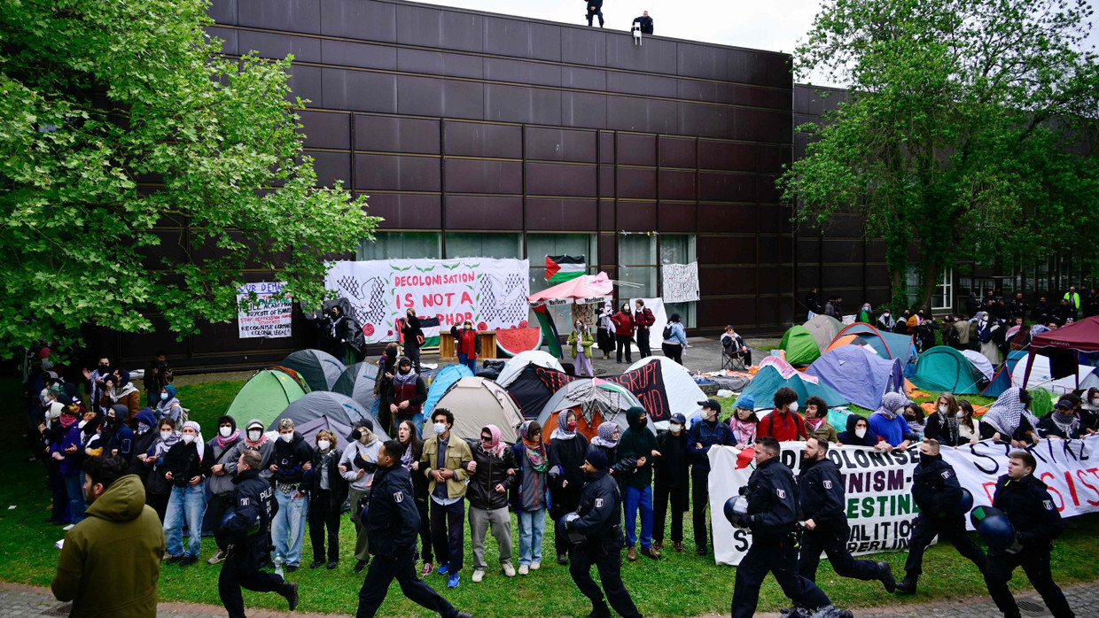 Wissenschaftler unterstützen Palästina-Protest-Camps an Hochschulen | FAZ
