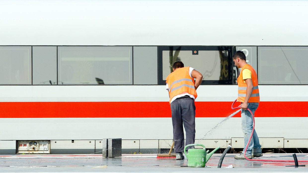 Pünktlichkeit der Bahn: David Kriesel beim 36c3