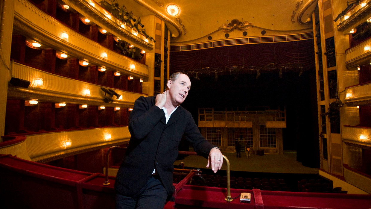 Matthias Hartmann im Gespräch: Theater ist wieder wichtig | FAZ