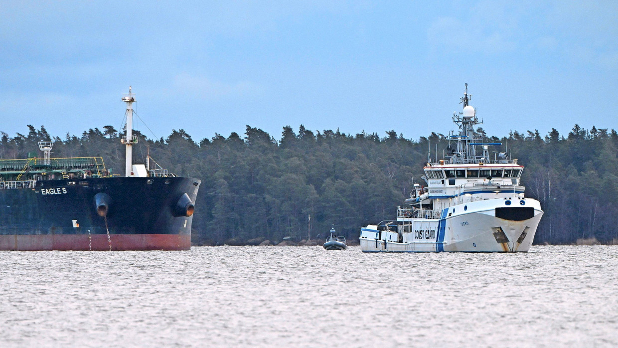 Nato-Schiffe sollen Datenkabel schützen: Anker der Eagle S sichergestellt