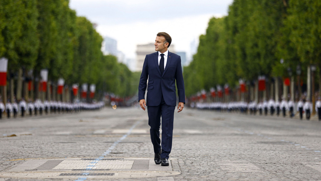 Emmanuel Macron: Frankreich will Aufrüstung beschleunigen | FAZ