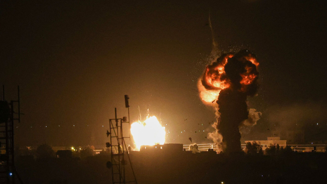 Nach Raketenbeschuss: Israel greift Ziele in Gaza an | FAZ