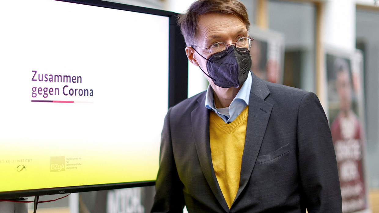 Neue Corona-Welle: Karl Lauterbach mahnt zu Vernunft mit Impfkampagne | FAZ