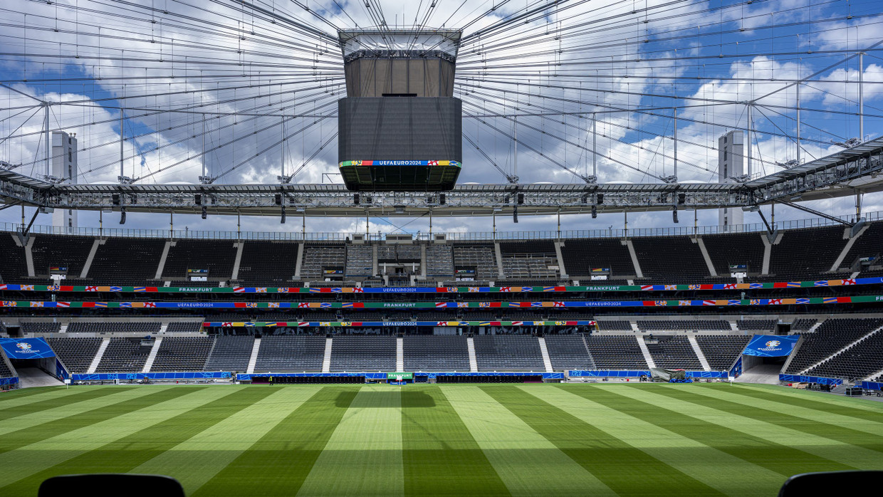 Deutsche Bank Park: Wie ein Stadion zur Fußball-EM hergerichtet wird | FAZ