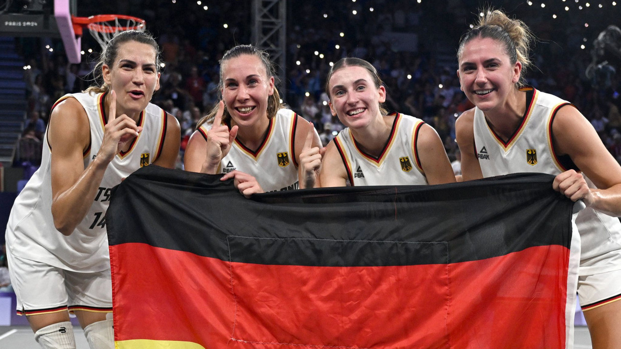 Olympia 2024: Gold für die deutschen Basketball-Frauen im 3×3 | FAZ