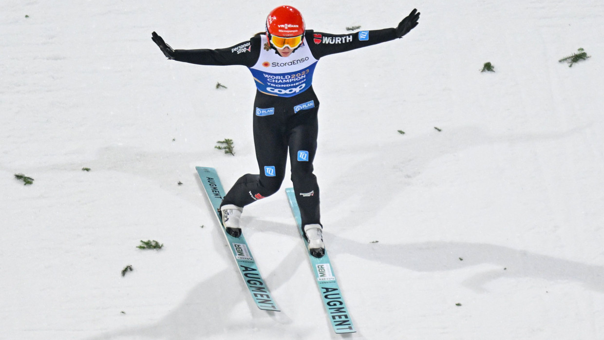 Skispringerin Selina Freitag bei WM: Wenn sie doch eine Landekatze wäre