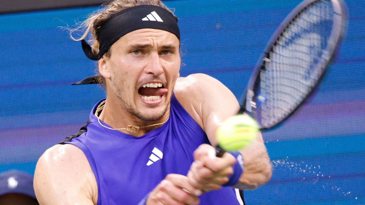 US Open 2024: Alexander Zverev braucht nach zwei Sätzen neue Schuhe