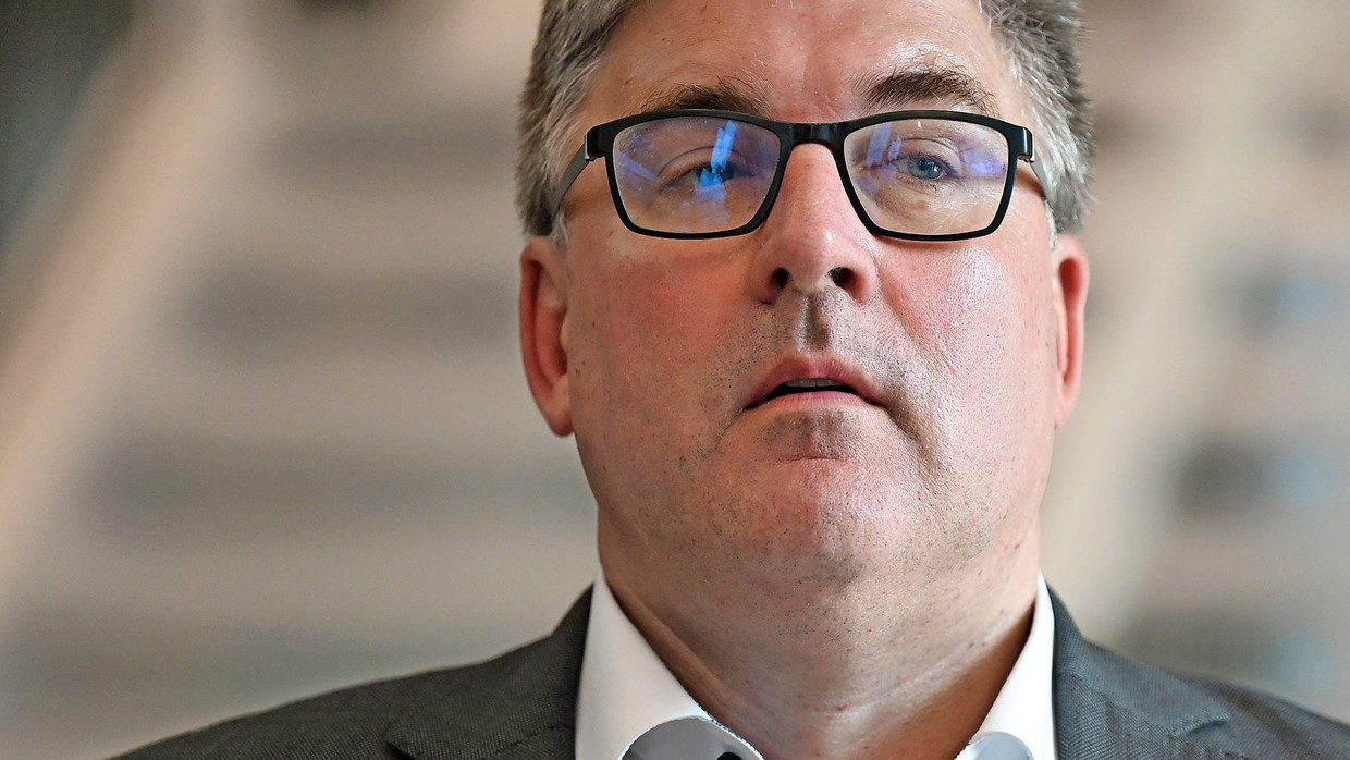 Eintracht Frankfurt: Vorstand fordert Aufsichtsrat heraus | FAZ