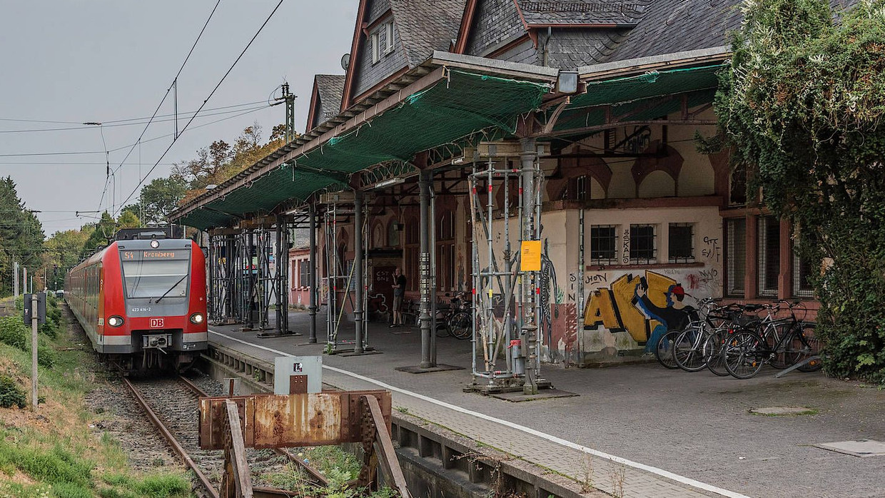 Historische Empfangsgebäude: Neues Leben für den alten Bahnhof | FAZ