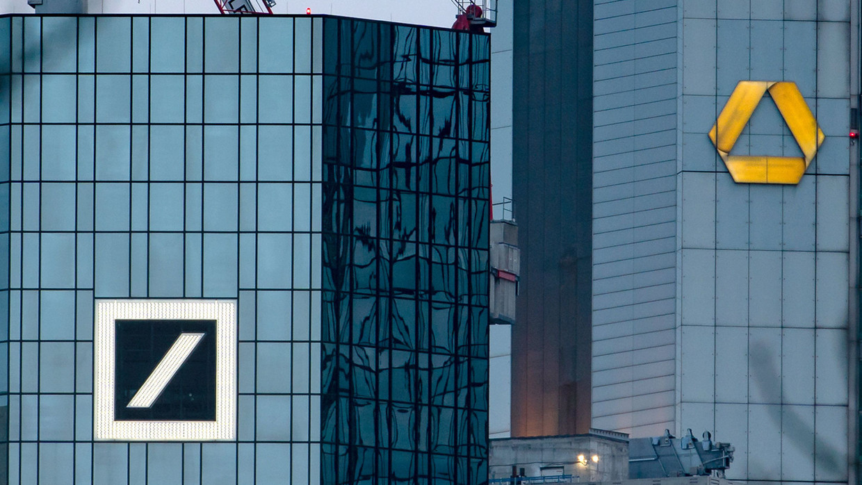 Aktienkurse: Commerzbank schlägt Deutsche Bank im Vergleich | FAZ