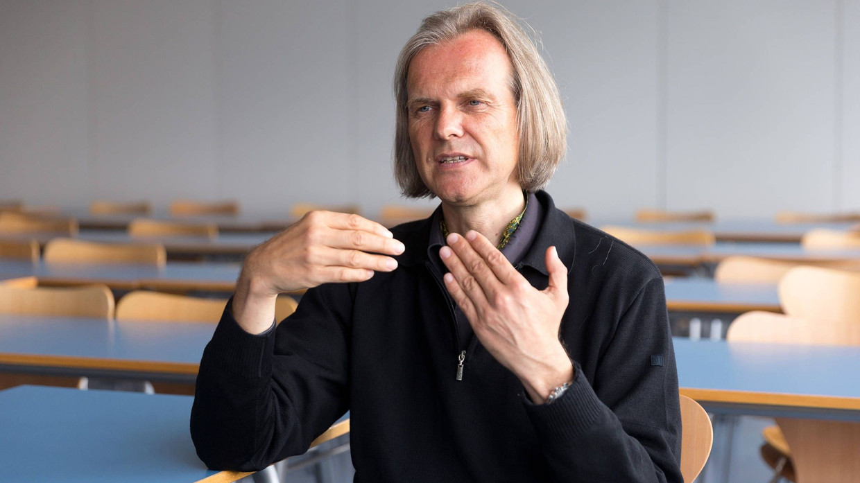 Christian Rieck forscht zu Robotern im Finanzwesen | FAZ